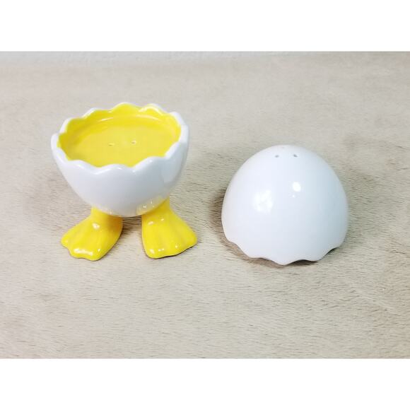 GANZ | Kitchen | Ganz Salt Pepper Shakers Cracked Egg Bella Casa 4 ...